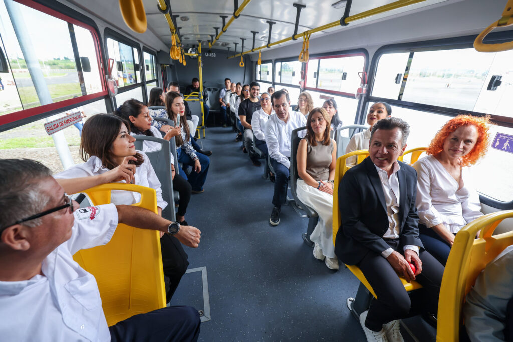 Impulsan Quinta Generación de Mujeres Conductoras - Informarse Hoy